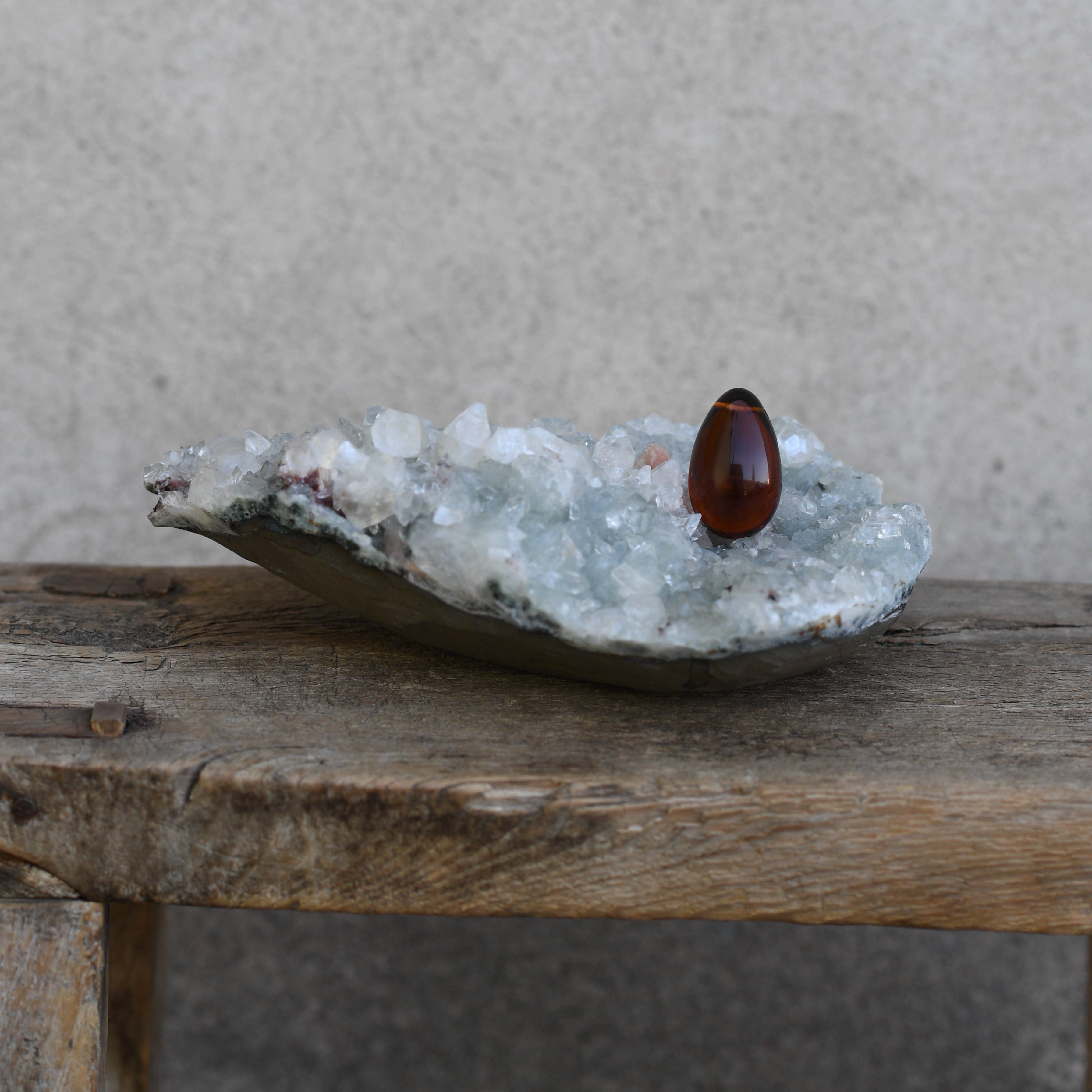 DIAMOND LIGHT CRYSTAL YONI EGG: GROUNDED AMBER a grounding stone of Di – HAPPY HEART