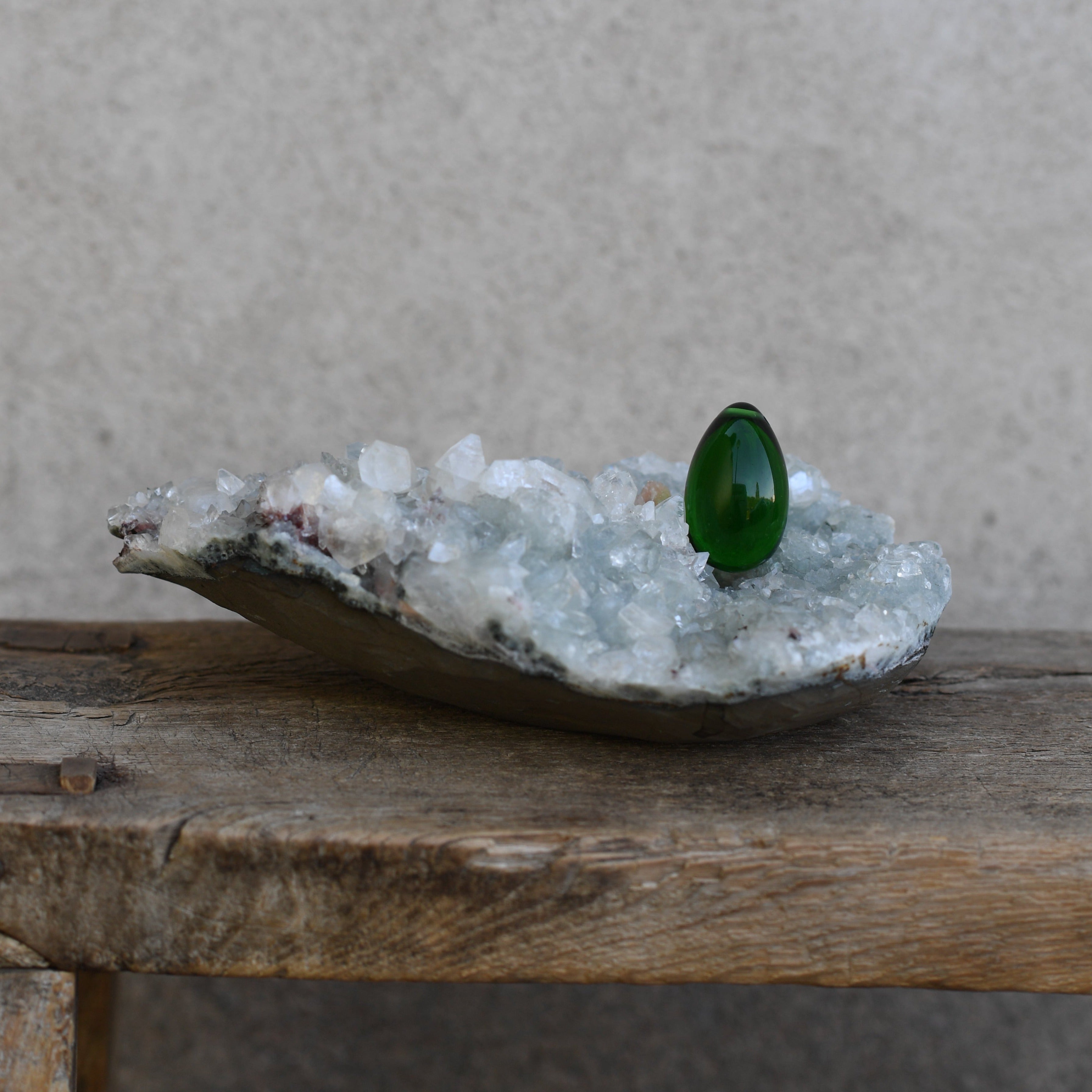 DIAMOND LIGHT CRYSTAL YONI EGG: GAIA EMERALD GREEN STONE It helps us a